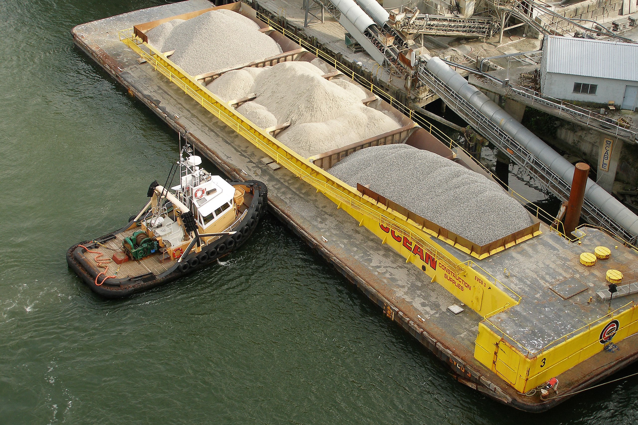 استكشف عالماً جديداً في دبي: أفضل مواقع الغوص ومشاهدة حطام السفن - مجلة هي